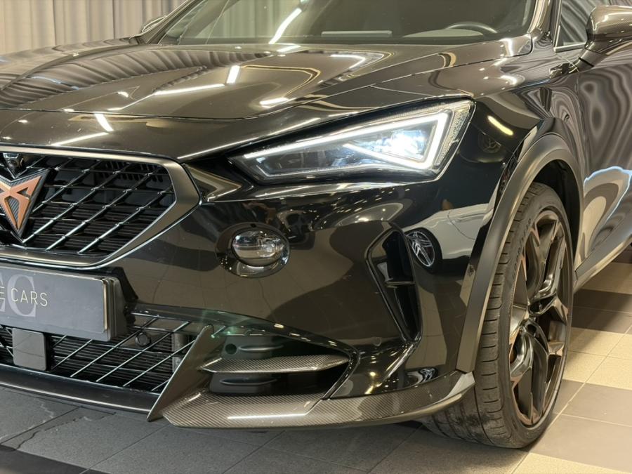 Melns Cupra Formentor 2024 Rīga, ar dzinēja tilpumu 2.50 L un nobraukumu 29 tūkst. km par 39990 €, foto 34 vietnē AUTOMOTO.COM.LV