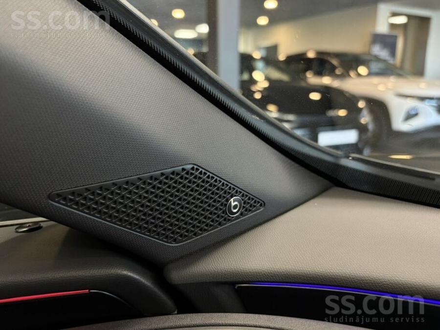 Melns Cupra Formentor 2024 Rīga, ar dzinēja tilpumu 2.50 L un nobraukumu 29 tūkst. km par 39990 €, foto 13 vietnē AUTOMOTO.COM.LV