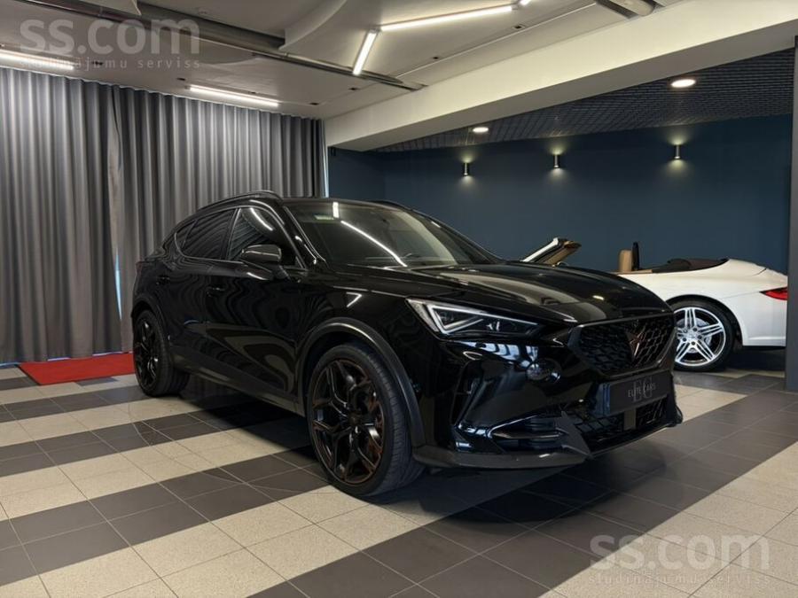 Melns Cupra Formentor 2024 Rīga, ar dzinēja tilpumu 2.50 L un nobraukumu 29 tūkst. km par 39990 €, foto 4 vietnē AUTOMOTO.COM.LV