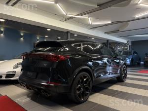 Melns Cupra Formentor 2024 Rīga, ar dzinēja tilpumu 2.50 L un nobraukumu 29 tūkst. km par 39990 €, foto 6 vietnē AUTOMOTO.COM.LV