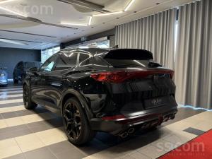 Melns Cupra Formentor 2024 Rīga, ar dzinēja tilpumu 2.50 L un nobraukumu 29 tūkst. km par 39990 €, foto 8 vietnē AUTOMOTO.COM.LV