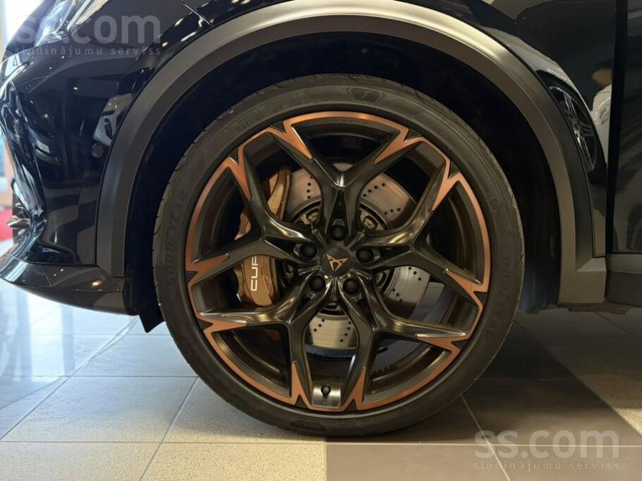 Melns Cupra Formentor 2024 Rīga, ar dzinēja tilpumu 2.50 L un nobraukumu 29 tūkst. km par 39990 €, foto 55 vietnē AUTOMOTO.COM.LV