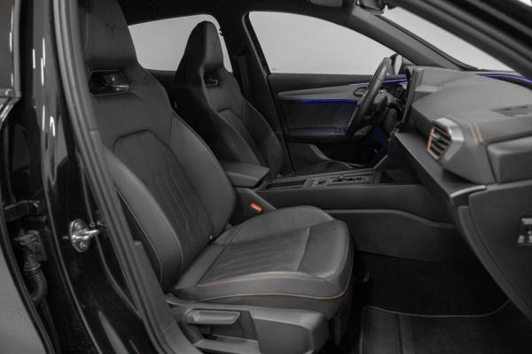 Melns Cupra Formentor 2024 Viļņa, ar dzinēja tilpumu 1.40 L un nobraukumu 61 tūkst. km par 28950 €, foto 7 vietnē AUTOMOTO.COM.LV