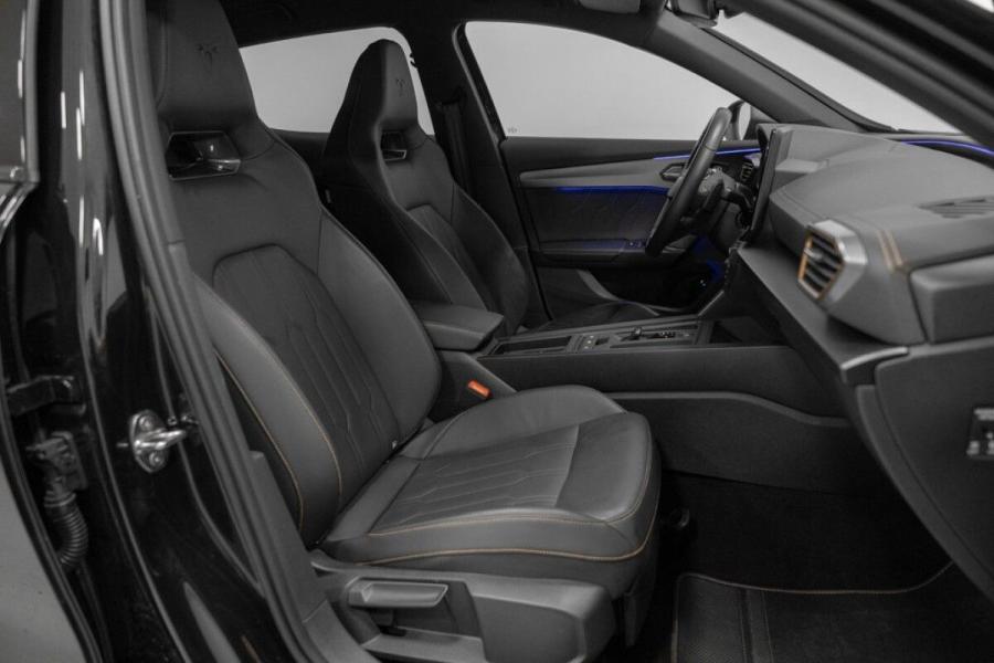 Black Cupra Formentor 2024 in Vilnius, with an engine capacity of 1.40 L and mileage of 61 thousand km for 28950 €, photo 8 on AUTOMOTO.COM.LV