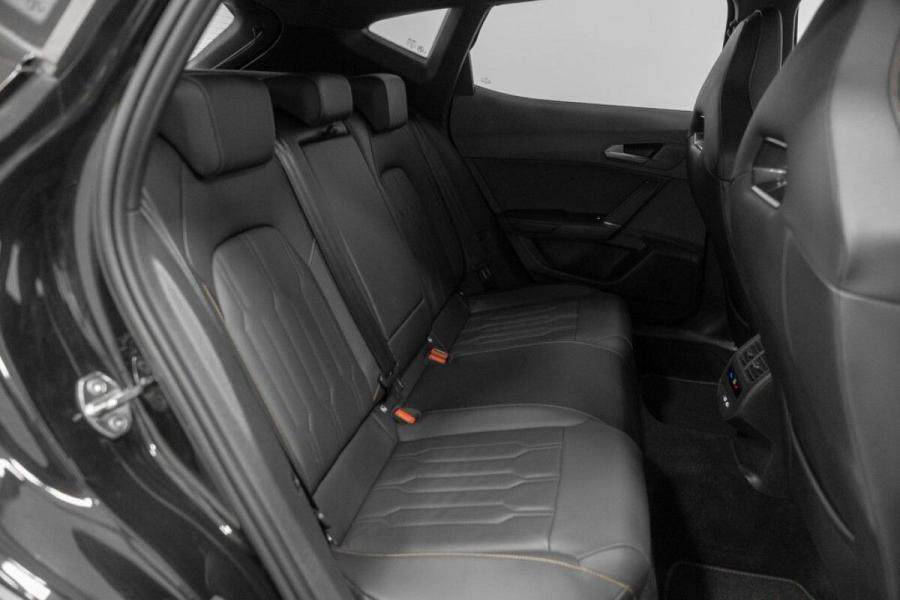Black Cupra Formentor 2024 in Vilnius, with an engine capacity of 1.40 L and mileage of 61 thousand km for 28950 €, photo 9 on AUTOMOTO.COM.LV