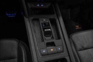 Black Cupra Formentor 2024 in Vilnius, with an engine capacity of 1.40 L and mileage of 61 thousand km for 28950 €, photo 14 on AUTOMOTO.COM.LV