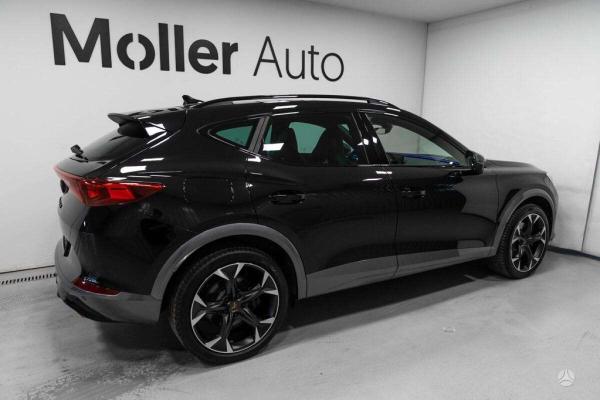 Melns Cupra Formentor 2024 Viļņa, ar dzinēja tilpumu 1.40 L un nobraukumu 61 tūkst. km par 28950 €, foto 4 vietnē AUTOMOTO.COM.LV