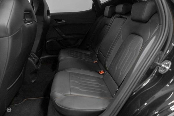 Melns Cupra Formentor 2024 Viļņa, ar dzinēja tilpumu 1.40 L un nobraukumu 61 tūkst. km par 28950 €, foto 6 vietnē AUTOMOTO.COM.LV