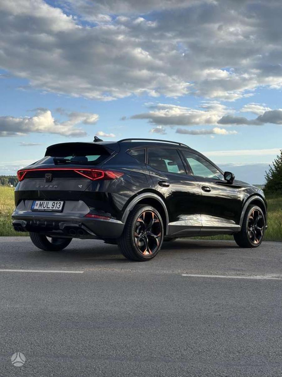 Черный Cupra Formentor 2024 в Вильнюс, объемом двигателя 1.98 л и пробегом 32 тыс. км за 33000 €, фото 4 на AUTOMOTO.COM.LV