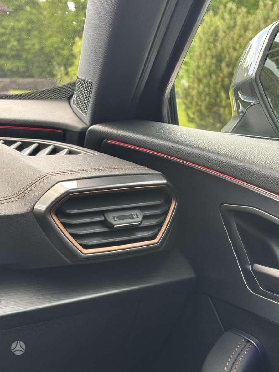 Черный Cupra Formentor 2024 в Вильнюс, объемом двигателя 1.98 л и пробегом 32 тыс. км за 33000 €, фото 23 на AUTOMOTO.COM.LV
