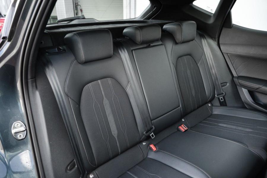 Melns Cupra Formentor 2024 Rīga, ar dzinēja tilpumu 2.00 L un nobraukumu 54 tūkst. km par 26950 €, foto 9 vietnē AUTOMOTO.COM.LV