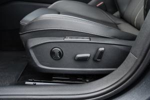 Melns Cupra Formentor 2024 Rīga, ar dzinēja tilpumu 2.00 L un nobraukumu 54 tūkst. km par 26950 €, foto 14 vietnē AUTOMOTO.COM.LV