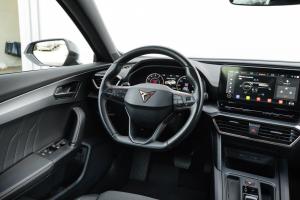 Melns Cupra Formentor 2024 Rīga, ar dzinēja tilpumu 2.00 L un nobraukumu 54 tūkst. km par 26950 €, foto 30 vietnē AUTOMOTO.COM.LV