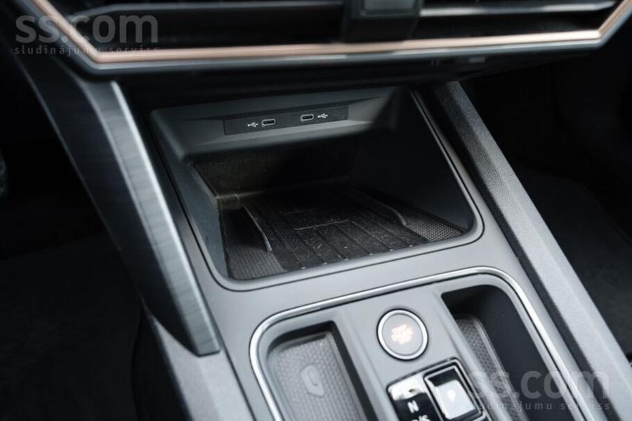 Melns Cupra Formentor 2024 Rīga, ar dzinēja tilpumu 2.00 L un nobraukumu 54 tūkst. km par 26950 €, foto 22 vietnē AUTOMOTO.COM.LV
