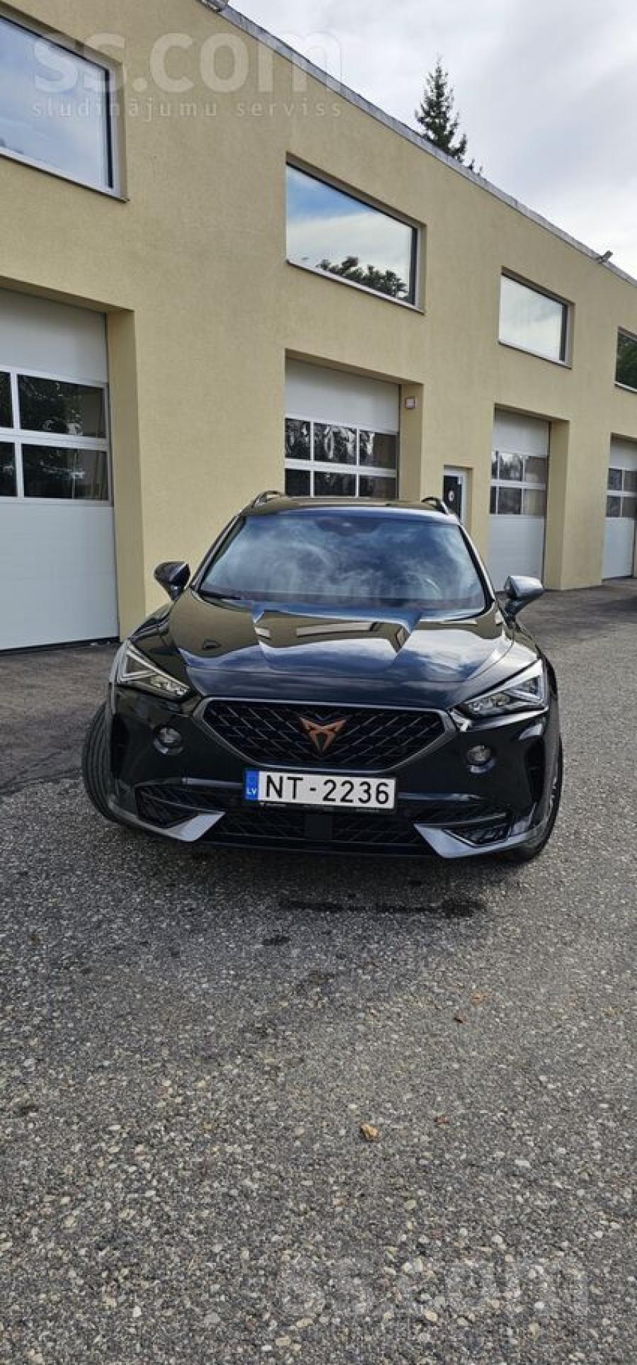 Черный Cupra Formentor 2024 в Рига, объемом двигателя 1.50 л и пробегом 52 тыс. км за 23750 €, фото 3 на AUTOMOTO.COM.LV