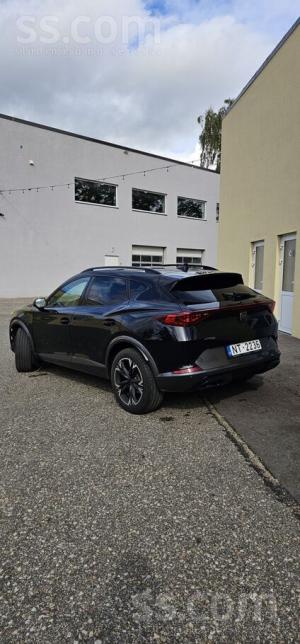 Черный Cupra Formentor 2024 в Рига, объемом двигателя 1.50 л и пробегом 52 тыс. км за 23750 €, фото 4 на AUTOMOTO.COM.LV