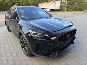Black Cupra Formentor 2024 in Vilkaviskis, with an engine capacity of 1.98 L and mileage of 15 thousand km for 18000 €, photo 5 on AUTOMOTO.COM.LV