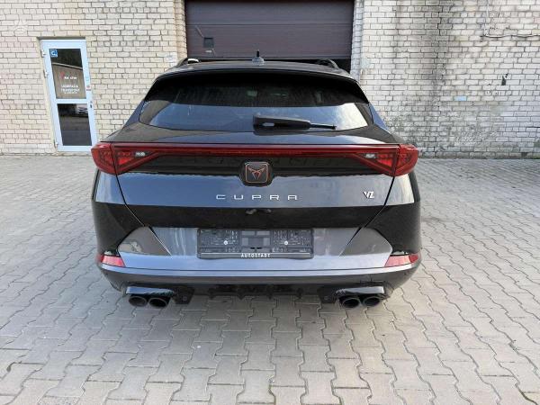 Black Cupra Formentor 2024 in Vilkaviskis, with an engine capacity of 1.98 L and mileage of 15 thousand km for 18000 €, photo 8 on AUTOMOTO.COM.LV
