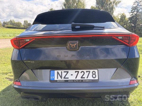 Черный Cupra Formentor 2024 в Рига, объемом двигателя 1.50 л и пробегом 76 тыс. км за 21800 €, фото 6 на AUTOMOTO.COM.LV