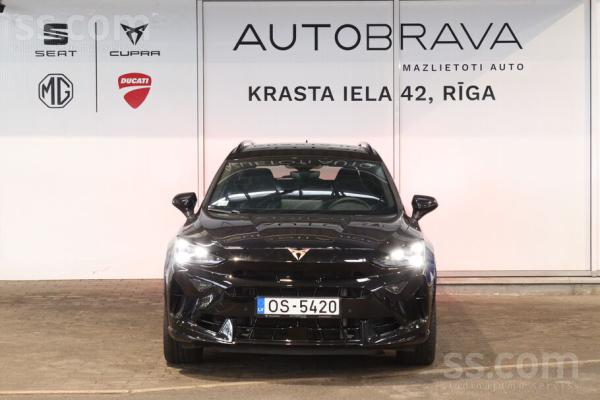 Черный Cupra Formentor 2024 в Рига, объемом двигателя 2.00 л и пробегом 22 тыс. км за 35490 €, фото 3 на AUTOMOTO.COM.LV