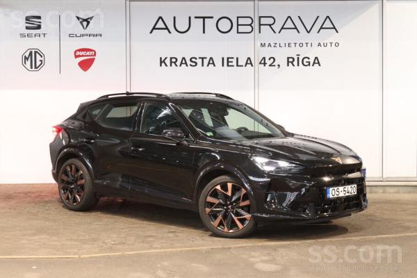 Черный Cupra Formentor 2024 в Рига, объемом двигателя 2.00 л и пробегом 22 тыс. км за 35490 €, фото 4 на AUTOMOTO.COM.LV