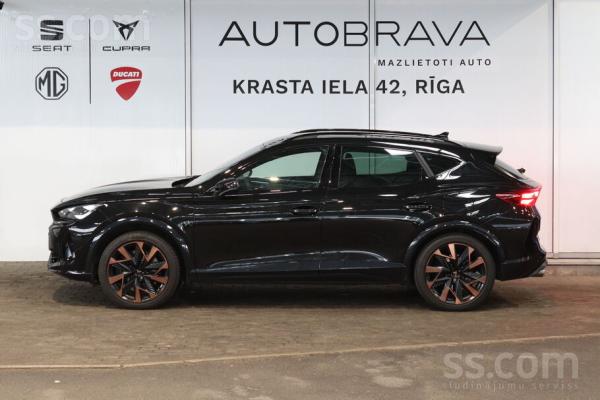 Черный Cupra Formentor 2024 в Рига, объемом двигателя 2.00 л и пробегом 22 тыс. км за 35490 €, фото 5 на AUTOMOTO.COM.LV