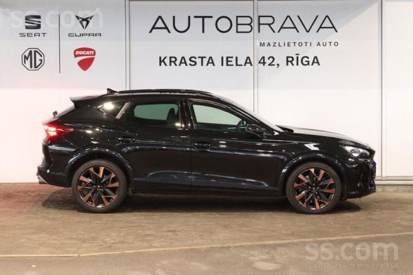 Черный Cupra Formentor 2024 в Рига, объемом двигателя 2.00 л и пробегом 22 тыс. км за 35490 €, фото 6 на AUTOMOTO.COM.LV