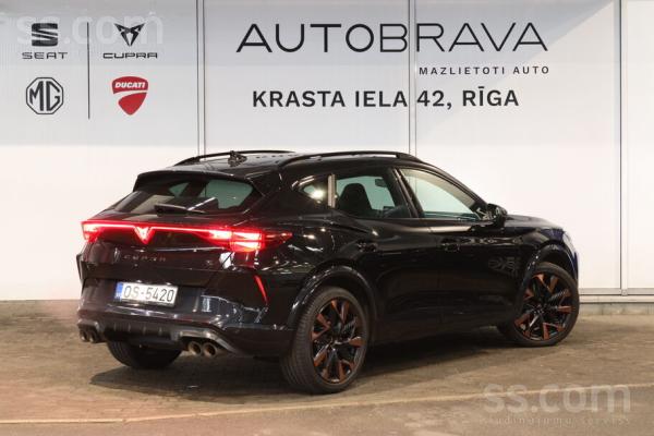Черный Cupra Formentor 2024 в Рига, объемом двигателя 2.00 л и пробегом 22 тыс. км за 35490 €, фото 7 на AUTOMOTO.COM.LV