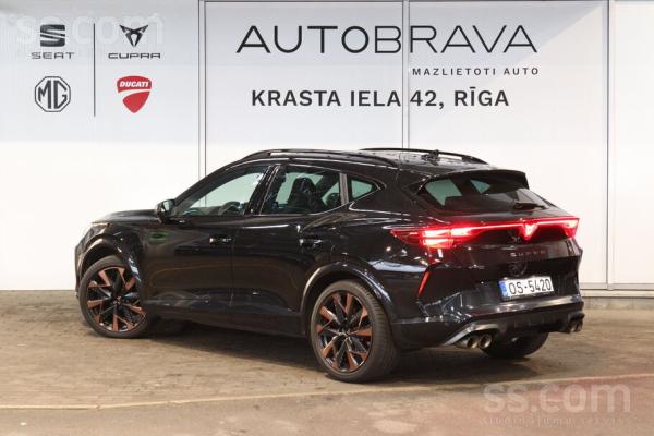 Черный Cupra Formentor 2024 в Рига, объемом двигателя 2.00 л и пробегом 22 тыс. км за 35490 €, фото 9 на AUTOMOTO.COM.LV