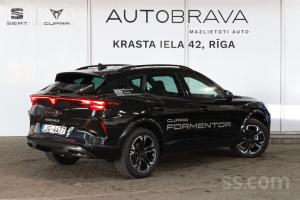 Black Cupra Formentor 2025 in Riga, with an engine capacity of 1.50 L and mileage of 2 thousand km for 32490 €, photo 6 on AUTOMOTO.COM.LV