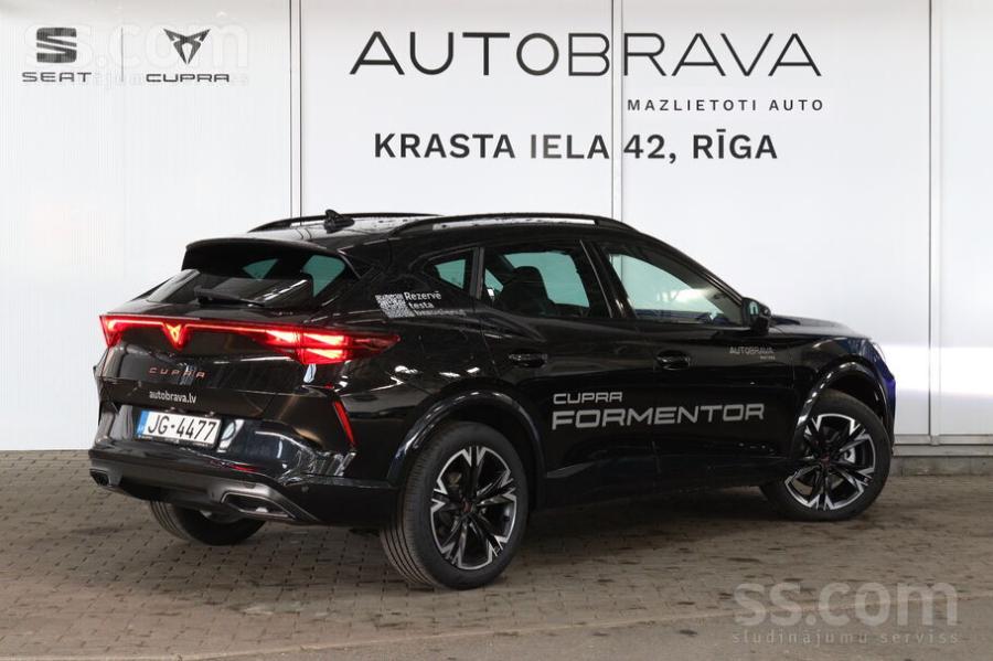 Black Cupra Formentor 2025 in Riga, with an engine capacity of 1.50 L and mileage of 2 thousand km for 32490 €, photo 6 on AUTOMOTO.COM.LV