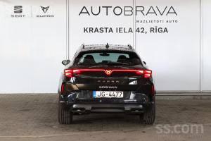 Black Cupra Formentor 2025 in Riga, with an engine capacity of 1.50 L and mileage of 2 thousand km for 32490 €, photo 7 on AUTOMOTO.COM.LV