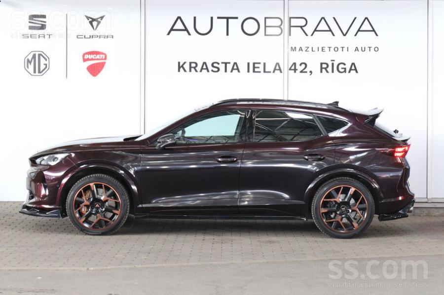 Черный Cupra Formentor 2025 в Рига, объемом двигателя 2.00 л и пробегом 6 тыс. км за 43990 €, фото 5 на AUTOMOTO.COM.LV