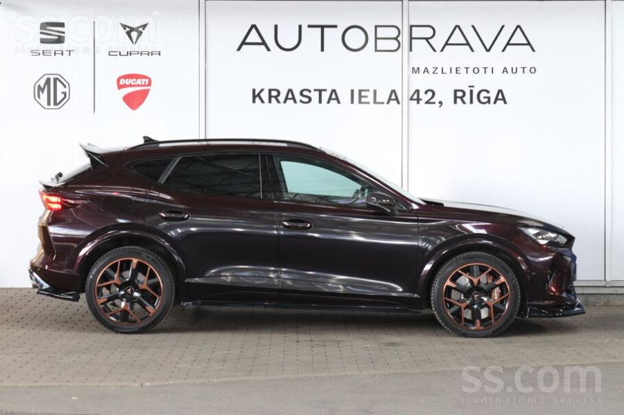 Черный Cupra Formentor 2025 в Рига, объемом двигателя 2.00 л и пробегом 6 тыс. км за 43990 €, фото 6 на AUTOMOTO.COM.LV