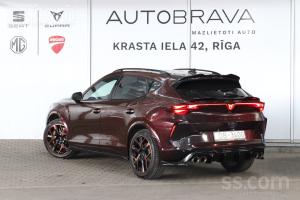 Черный Cupra Formentor 2025 в Рига, объемом двигателя 2.00 л и пробегом 6 тыс. км за 43990 €, фото 9 на AUTOMOTO.COM.LV