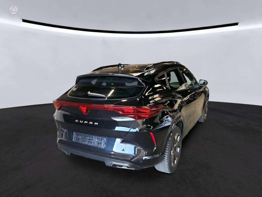 Черный Cupra Formentor 2025 в Вильнюс, объемом двигателя 1.50 л и пробегом 15 тыс. км за 29500 €, фото 5 на AUTOMOTO.COM.LV