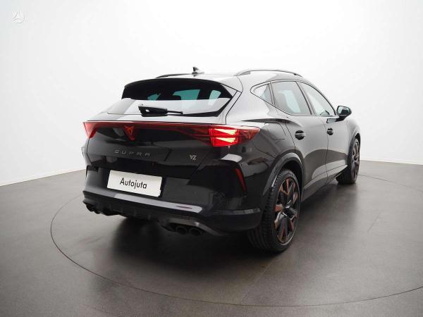 Черный Cupra Formentor 2025 в Вильнюс, объемом двигателя 1.98 л и пробегом 30 тыс. км за 38000 €, фото 4 на AUTOMOTO.COM.LV