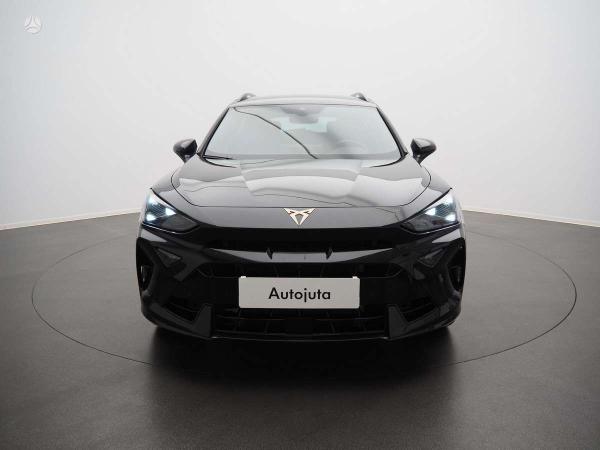 Melns Cupra Formentor 2025 Viļņa, ar dzinēja tilpumu 1.98 L un nobraukumu 30 tūkst. km par 38000 €, foto 2 vietnē AUTOMOTO.COM.LV