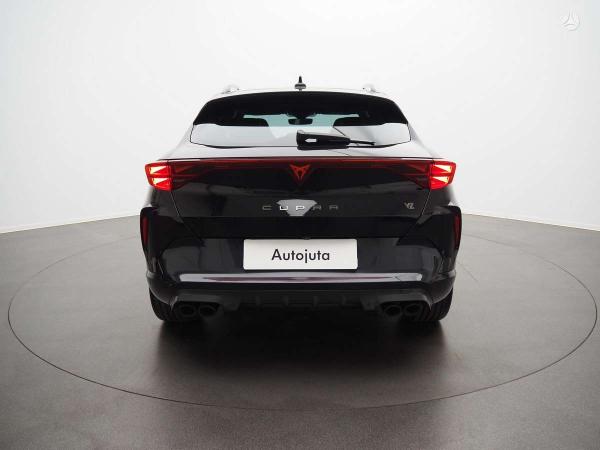 Melns Cupra Formentor 2025 Viļņa, ar dzinēja tilpumu 1.98 L un nobraukumu 30 tūkst. km par 38000 €, foto 5 vietnē AUTOMOTO.COM.LV