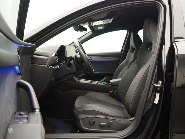 Melns Cupra Formentor 2025 Viļņa, ar dzinēja tilpumu 1.98 L un nobraukumu 30 tūkst. km par 38000 €, foto 8 vietnē AUTOMOTO.COM.LV