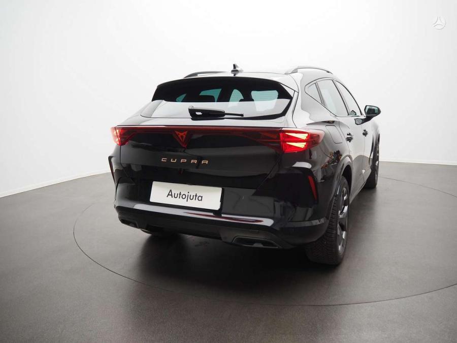 Черный Cupra Formentor 2025 в Вильнюс, объемом двигателя 1.50 л и пробегом 35 тыс. км за 27900 €, фото 5 на AUTOMOTO.COM.LV
