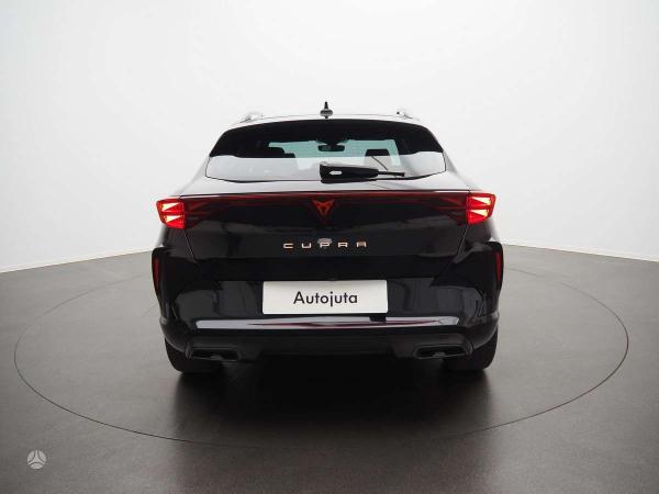 Черный Cupra Formentor 2025 в Вильнюс, объемом двигателя 1.50 л и пробегом 35 тыс. км за 27900 €, фото 5 на AUTOMOTO.COM.LV