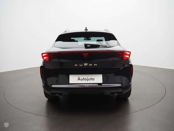 Черный Cupra Formentor 2025 в Вильнюс, объемом двигателя 1.50 л и пробегом 40 тыс. км за 27900 €, фото 5 на AUTOMOTO.COM.LV