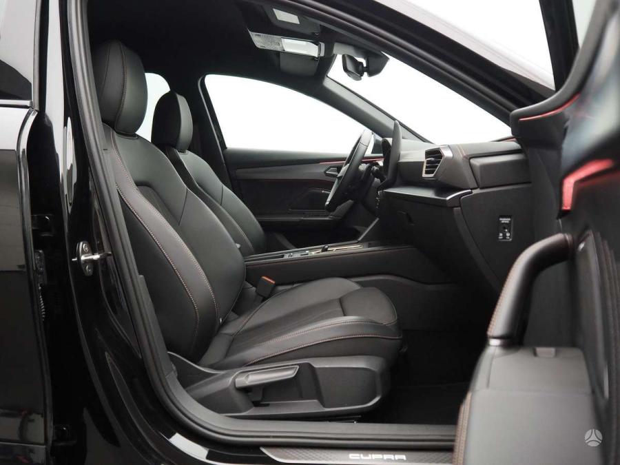 Melns Cupra Formentor 2025 Viļņa, ar dzinēja tilpumu 1.50 L un nobraukumu 40 tūkst. km par 27900 €, foto 13 vietnē AUTOMOTO.COM.LV