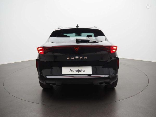 Черный Cupra Formentor 2025 в Вильнюс, объемом двигателя 1.50 л и пробегом 14 тыс. км за 28500 €, фото 5 на AUTOMOTO.COM.LV
