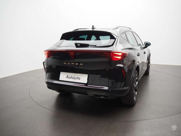 Черный Cupra Formentor 2025 в Вильнюс, объемом двигателя 1.50 л и пробегом 37 тыс. км за 27900 €, фото 4 на AUTOMOTO.COM.LV