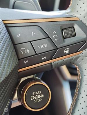 Melns Cupra Formentor 2025 Viļņa, ar dzinēja tilpumu 1.98 L un nobraukumu 4 tūkst. km par 37000 €, foto 18 vietnē AUTOMOTO.COM.LV