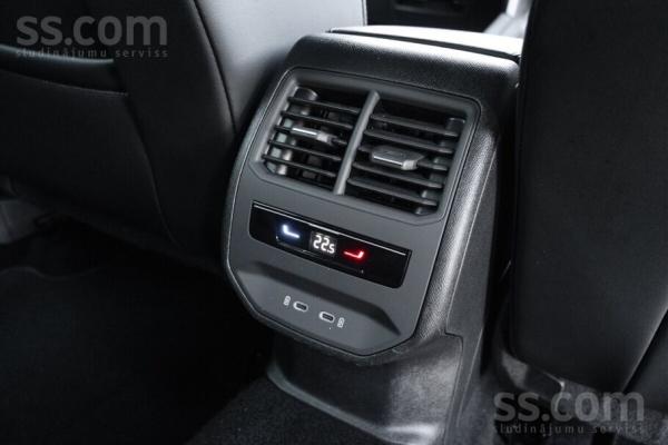 Черный Cupra Formentor 2025 в Рига, объемом двигателя 1.50 л и пробегом 48 тыс. км за 29500 €, фото 8 на AUTOMOTO.COM.LV