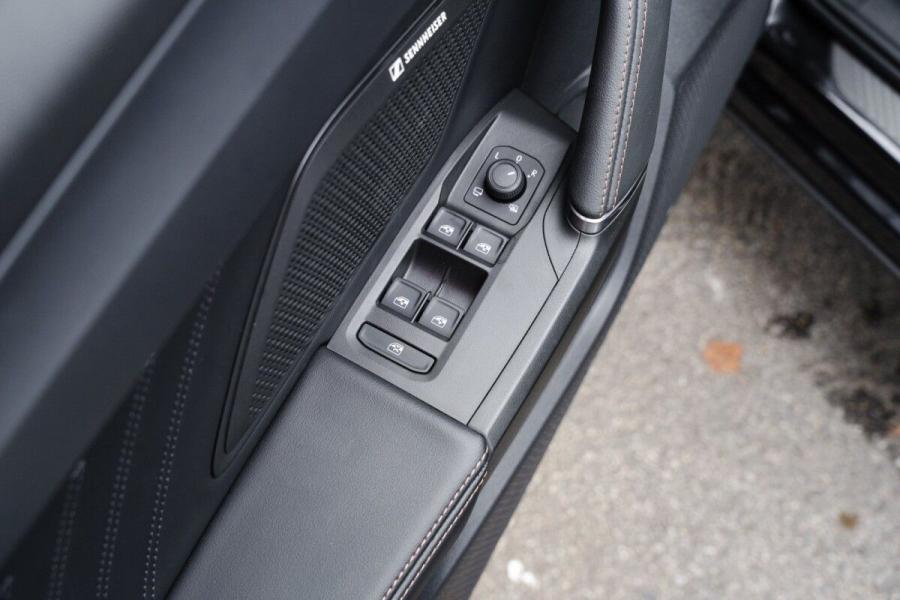 Black Cupra Formentor 2025 in Riga, with an engine capacity of 1.50 L and mileage of 51 thousand km for 29500 €, photo 8 on AUTOMOTO.COM.LV
