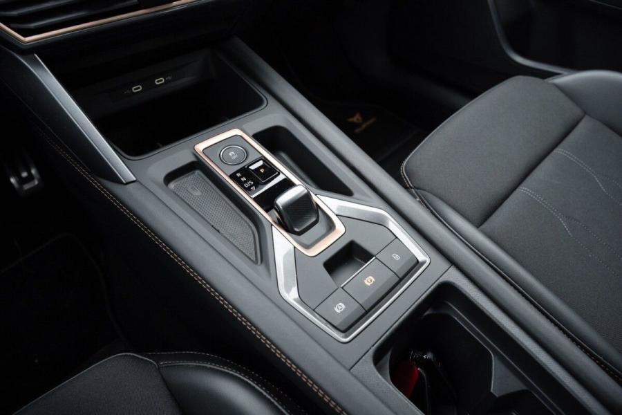 Black Cupra Formentor 2025 in Riga, with an engine capacity of 1.50 L and mileage of 51 thousand km for 29500 €, photo 20 on AUTOMOTO.COM.LV